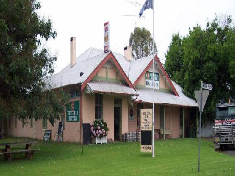 Linga Longa Hotel, Gundy Bush Inn Restaurant, Bunnan NSW 2337 | the ...