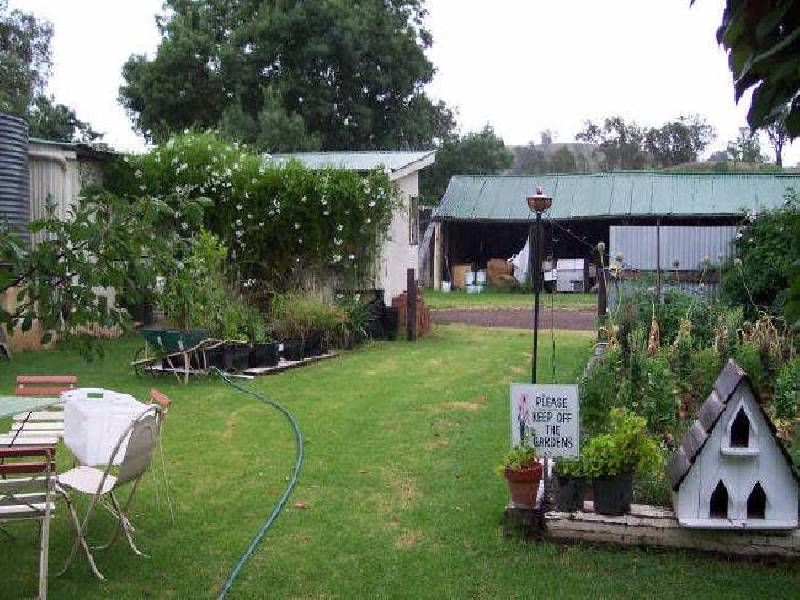 Linga Longa Hotel, Gundy Bush Inn Restaurant, Bunnan NSW 2337 | the ...
